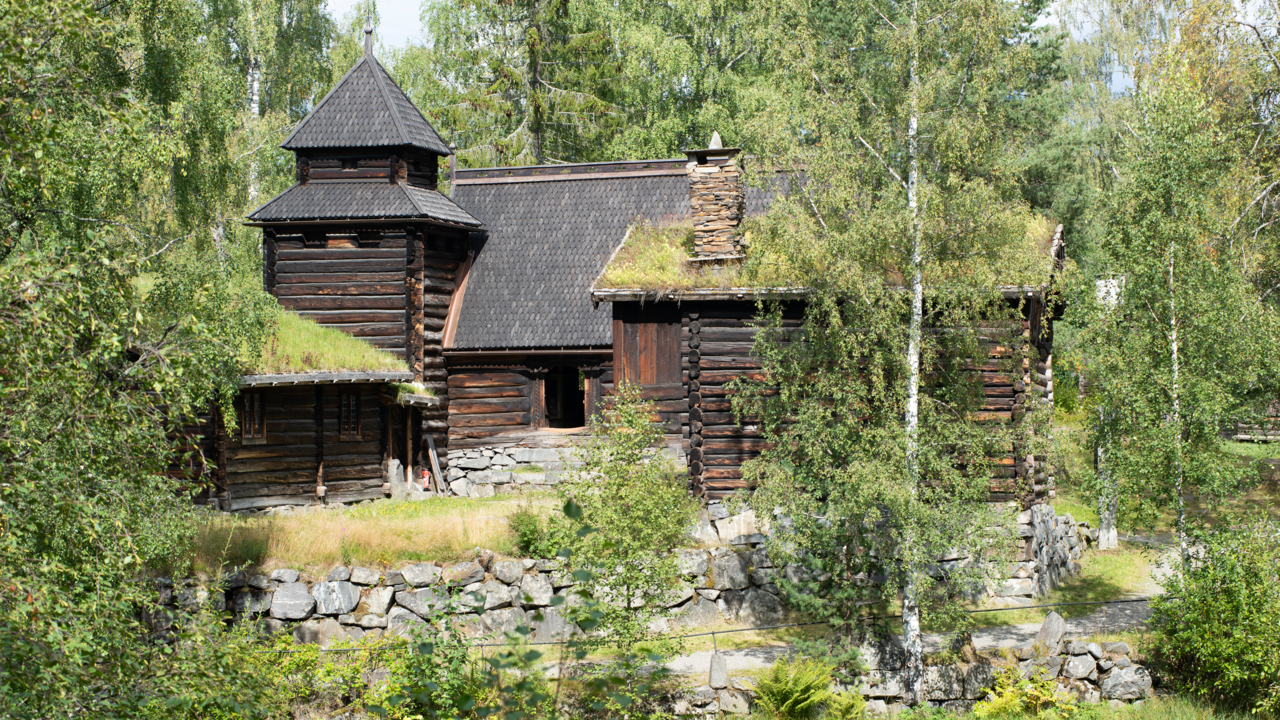 The Isum house and the Isum chapel
